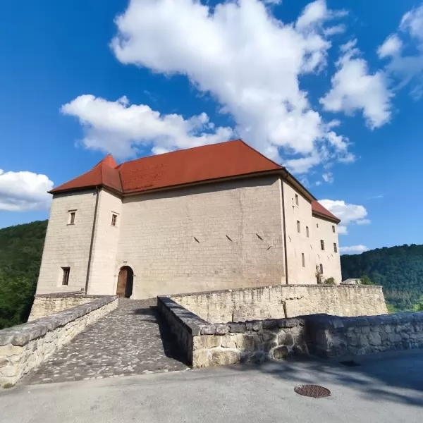 Koje tajne skriva dvorac Rajhenburg pored Krškog u Sloveniji?