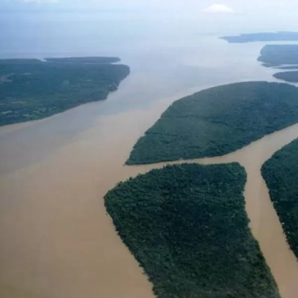 Od koje dvije rijeke nastaje rijeka Amazona?